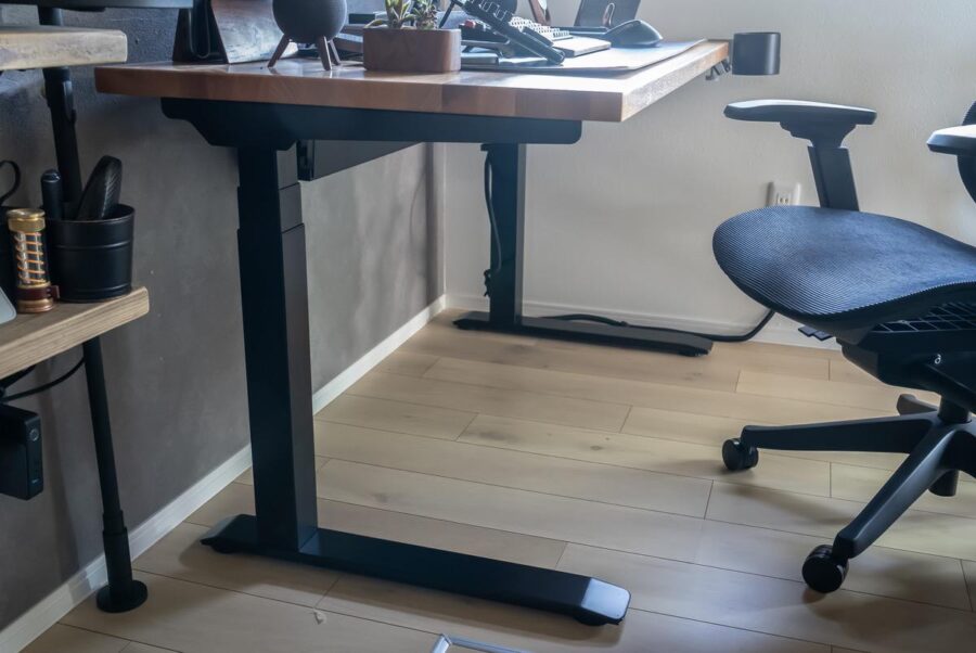 FlexiSpot E7 Pro レビュー：コの字型の超優秀な電動式昇降デスク。見た目スタイリッシュで使いやすさも抜群。 | MONOTIVE